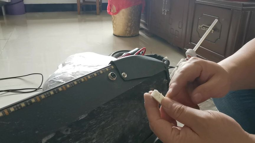 代步电动折叠滑板车充电口防尘盖小维修