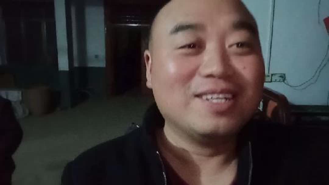 上门帮空巢老人维修手机,这个问题很简单别让老人们被骗了