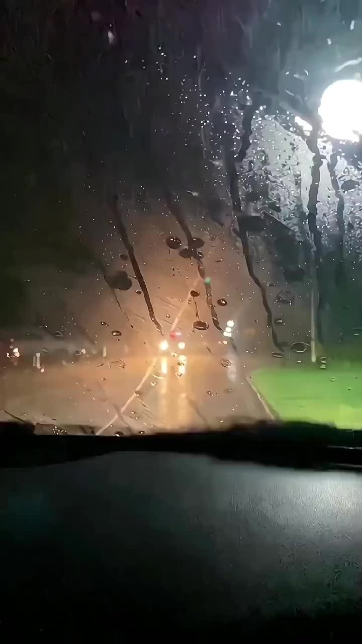 汽车玻璃油膜多视线模糊,雨刮容易异响,玻璃刮不干净