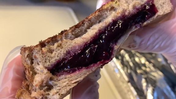 ...好朋友就要一起自律 这份低糖低脂的蓝莓夹心吐司 姐妹们一定要安排...