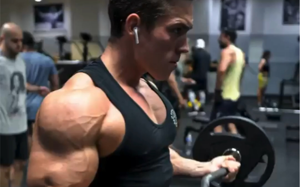 健身房训练计划-男士3D强壮手臂训练(详细计划见评论)