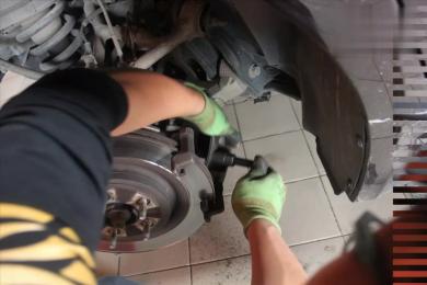 捷豹更换后刹车片后减震器+防冻液