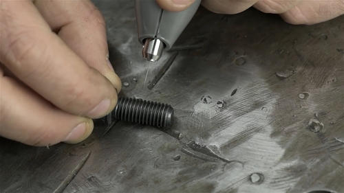 每秒震动4万次的超声波刀,吹毛立断锋利无比,用时小心手