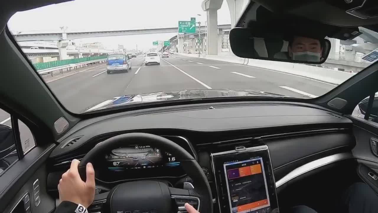 荣威rx5max开起来像艘船整体舒适性不错