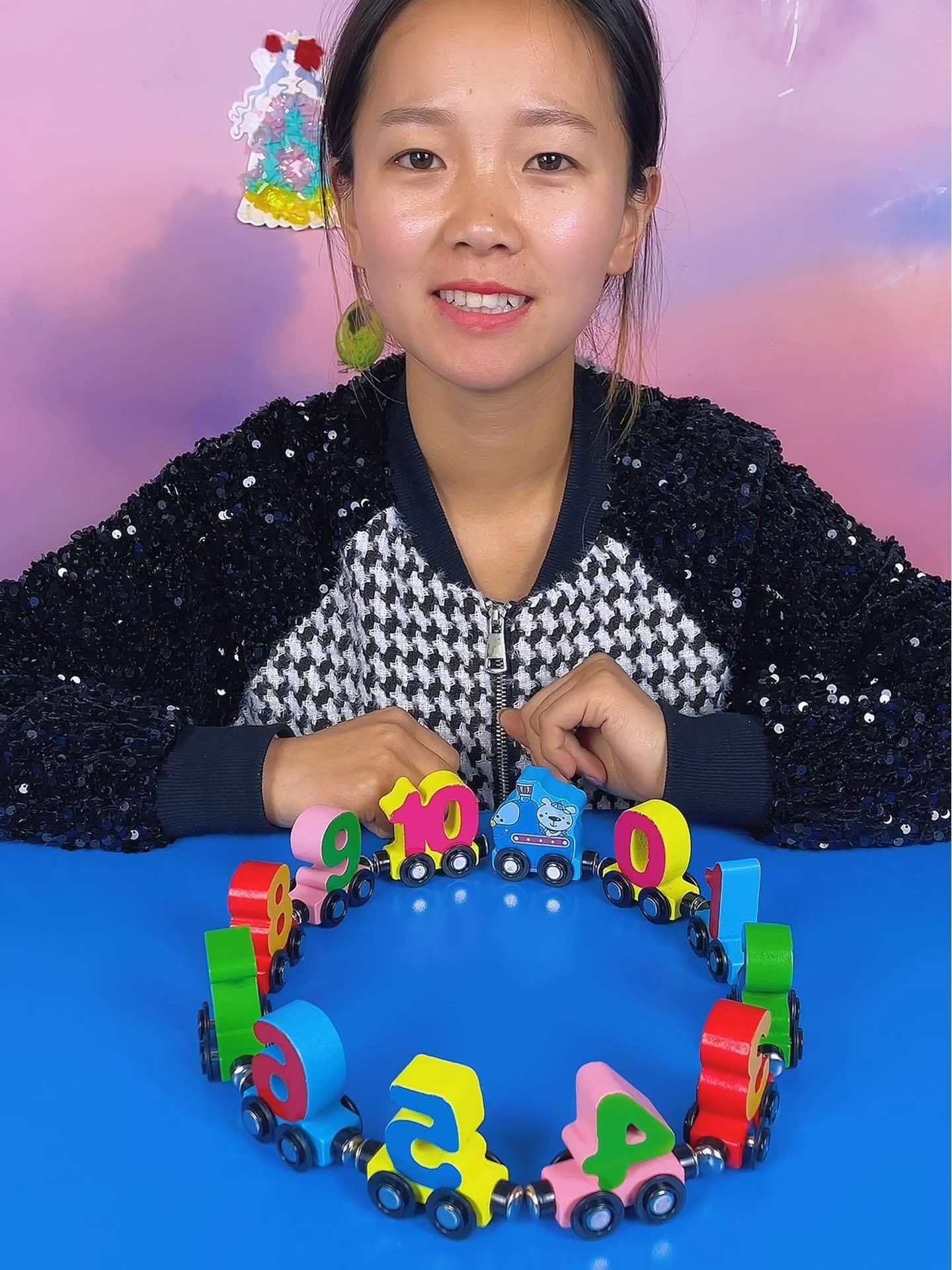 磁性数字小火车来了,把它们按顺序排列起来