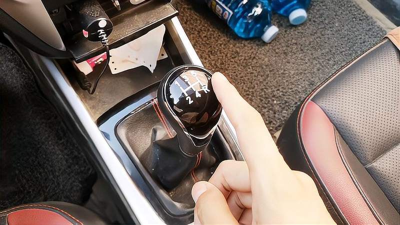 手动挡车型四大坏习惯,新手学会不吃亏,否则车子提前进入报废期