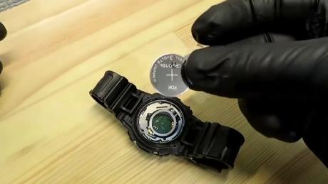 卡西欧经典小方块CASIO G-SHOCK DW-5600电池更换教程