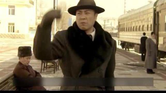 妻子让丈夫上火车自己却跳车与别人离开影视解说谍战剧于和伟