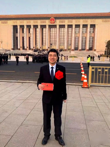全国脱贫攻坚总结表彰大会南通2人、2集体获全国表彰!