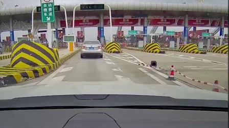 网曝高速出现ETC蹭卡新花招 小心跟太紧被套路