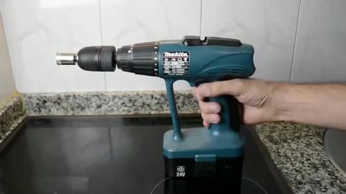 牛人创意 - 这才是电钻给玻璃瓶打孔的正确方法,这技术简直满分!