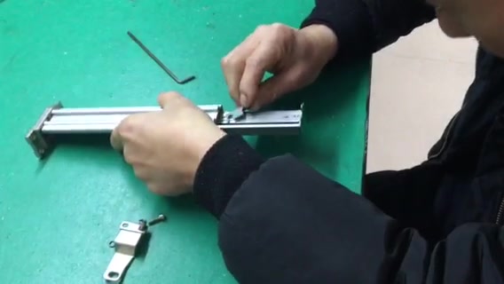 双用钉枪弹夹组装方法