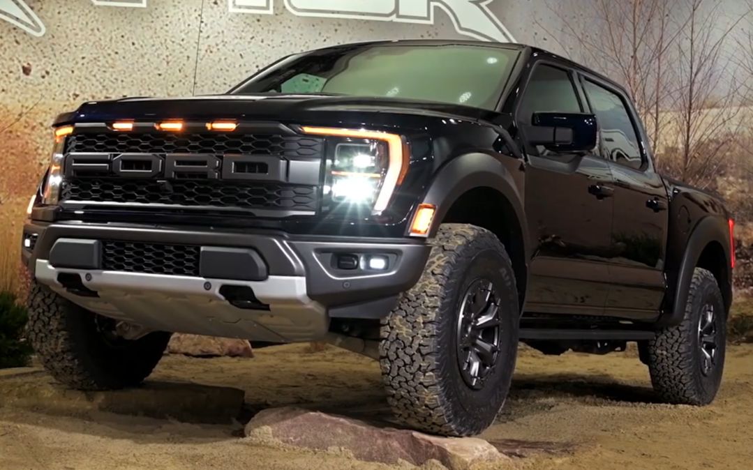 外媒实拍全新一代福特F-150猛禽及亮点介绍（MotorTrend Channel）