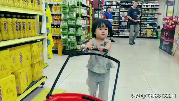 女儿永远是爸爸最大的快乐@金十数据 #带上ta去旅行#