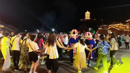 等7月29号“村超”总决赛结束后,欢迎朋友们到安龙参加荷花节、晴隆...