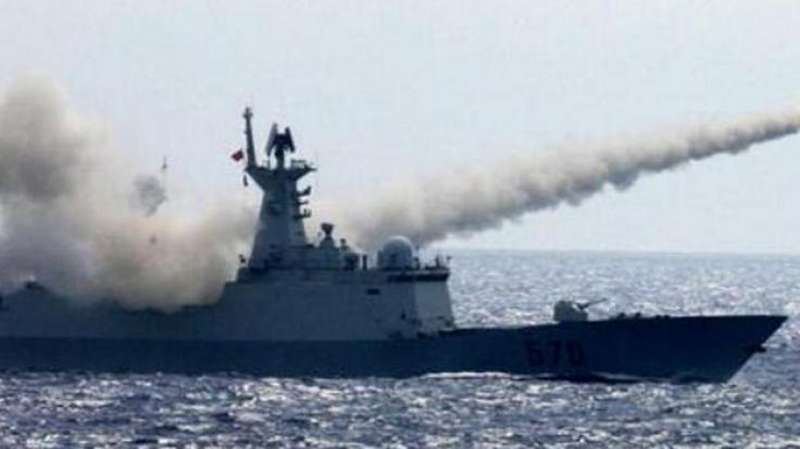 太震撼了!慢镜头欣赏海军军舰发射导弹的画面,真的太燃了!