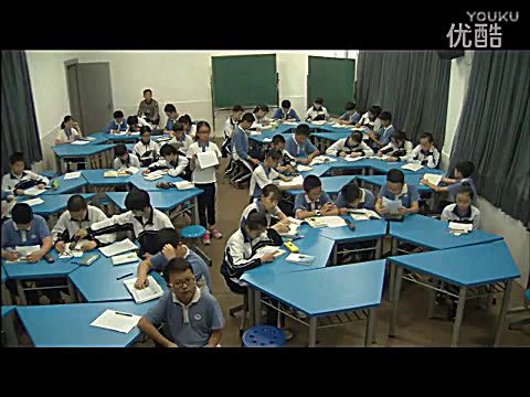 ...语文七年级《闻一多先生的说和做》【邓欢】(初中语文课堂教学实录)