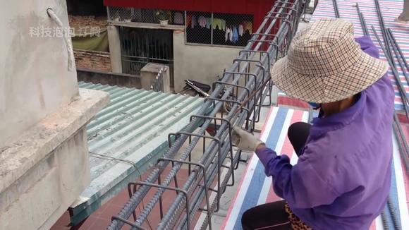 农村自建房圈梁安装,原来钢筋是这样折弯固定的
