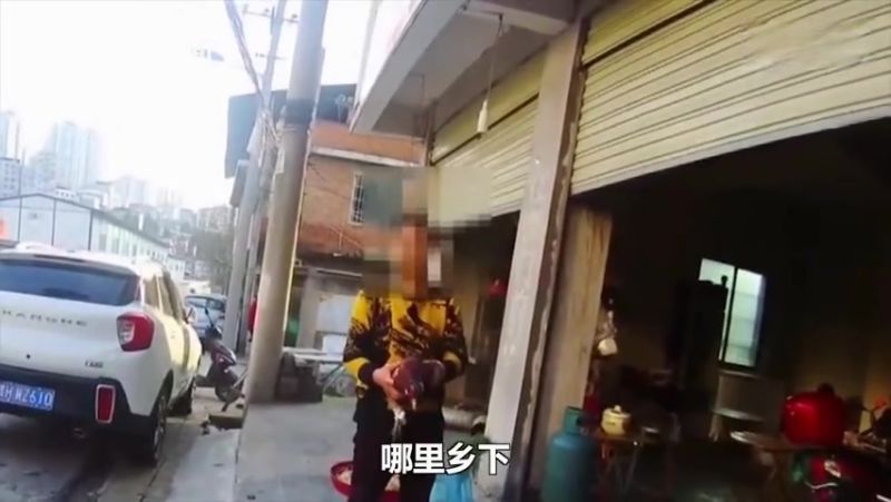 ...3月4日,贵州凯里森林公安接报称,有人在朋友圈晒出一段野鸡的视频,...