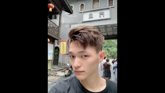 10分是满分的话。这个发型你们打几分