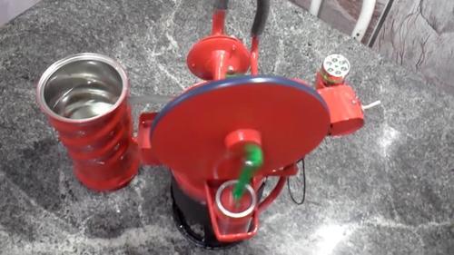 国外牛人制造的蒸汽机模型,怎么样是不是比工厂成产的都完美