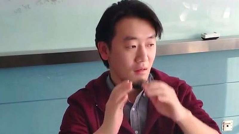 老板问员工计算器干什么用的,员工真是个钢铁直男啊!