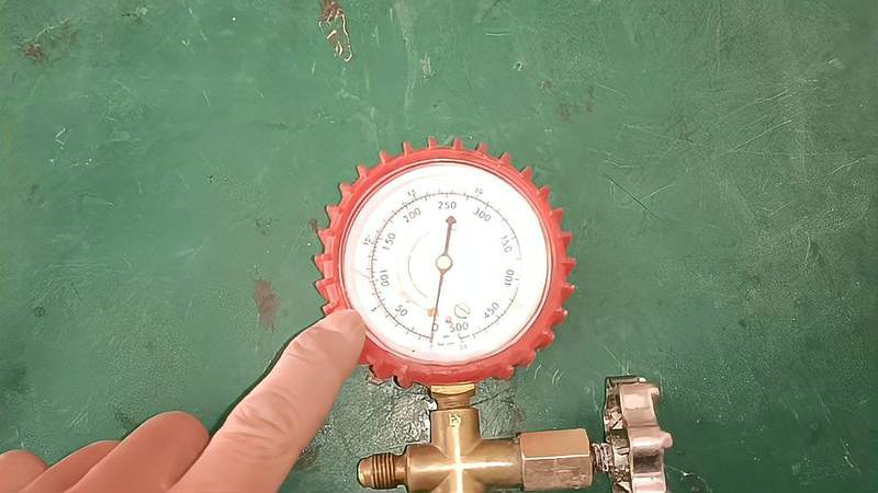 空调加住制冷器,这个压力表是怎么看的教大家