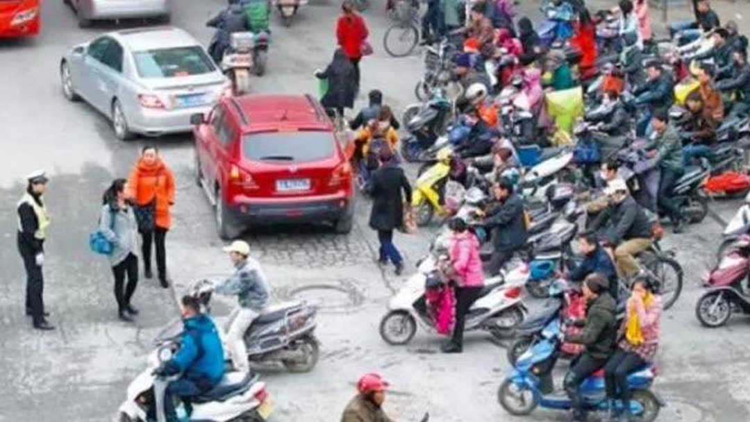 交警提醒:3个月内将严查电动车摩托车这7类行为,看到直接没收