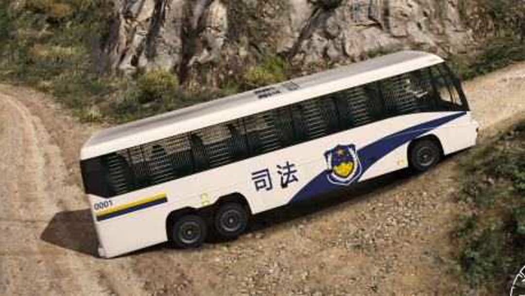 GTA5警察模拟:开警用大巴走山路结果车辆抛锚了