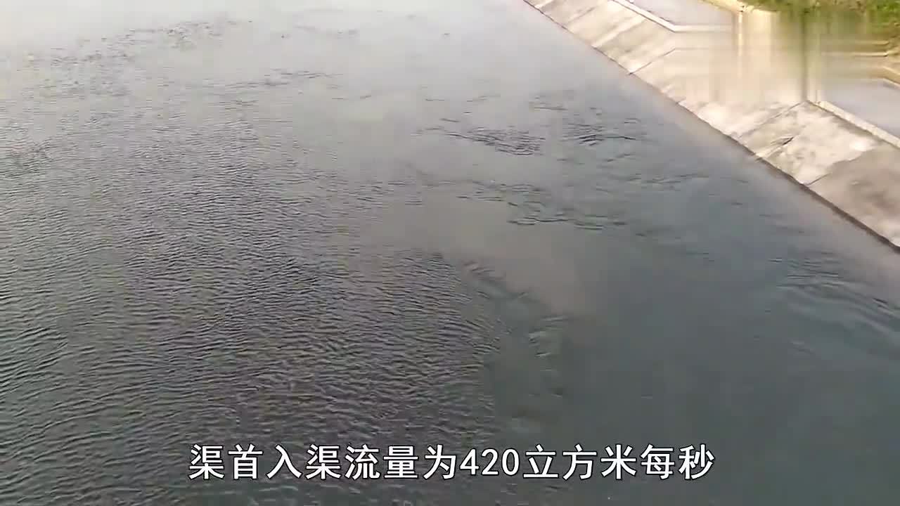 南水北调干渠两边,为什么要做成倾斜的?实拍加讲解