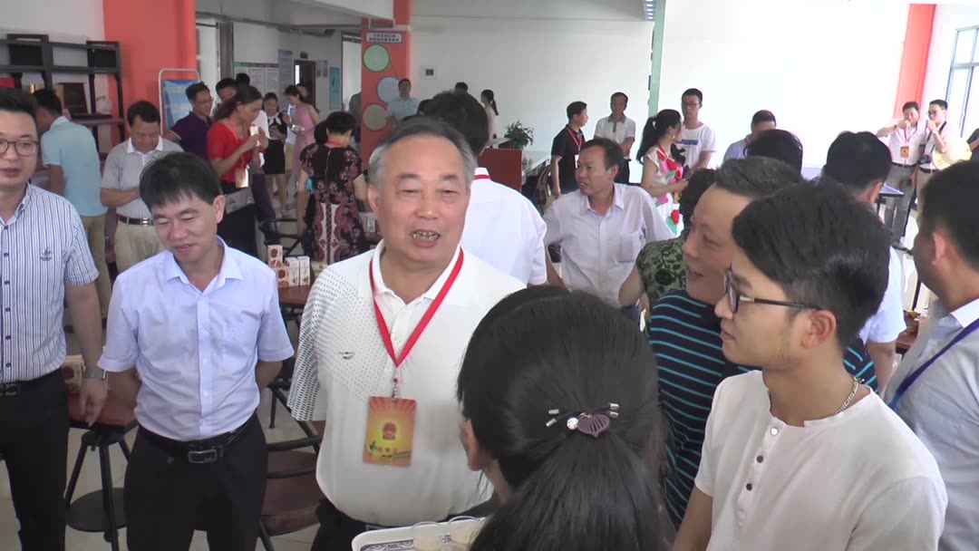 省人大副主任带领省人大代表调研南靖县走访各企业