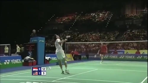 全英的李宗伟陶菲克,以前的羽毛球比赛真的是赏心悦目