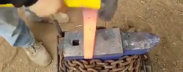 一把非常帅气漂亮的匕首,我都不舍得使用了,看牛人怎么制作过程