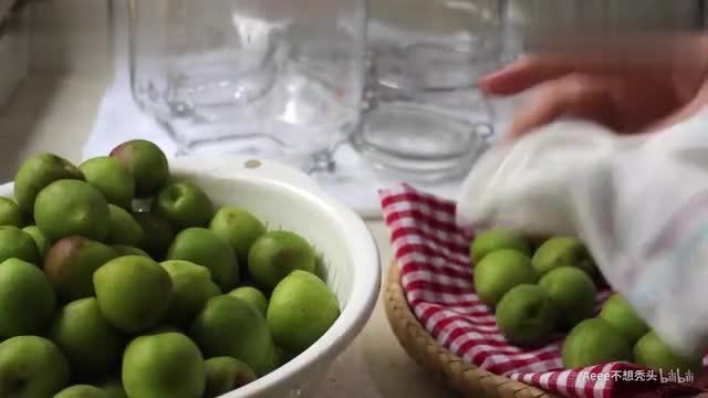 青梅酒 用一罐梅子酒来迎接夏天