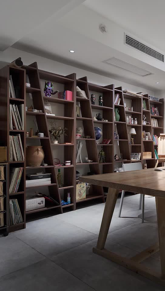 满墙的藏品和照片书籍,都是满满的回忆和人民币!#回忆 #家居 #设计