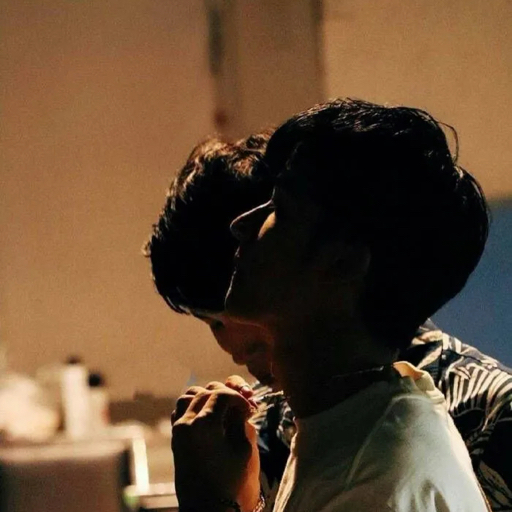 一双隐形的猪翅膀 