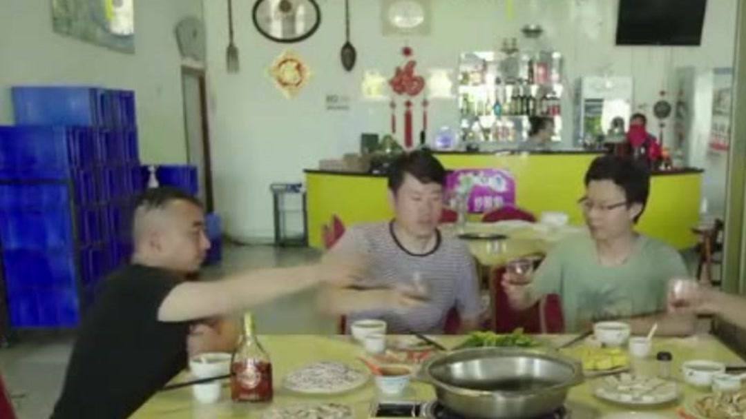 我们能看到相互融合的用餐方式 这也在影响着一代又一代的人