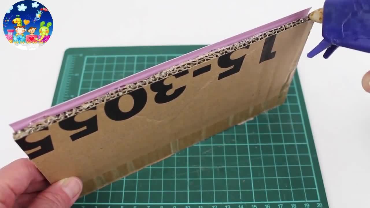 DIY纸板创意桌面笔筒管理器【彩虹桥王国】