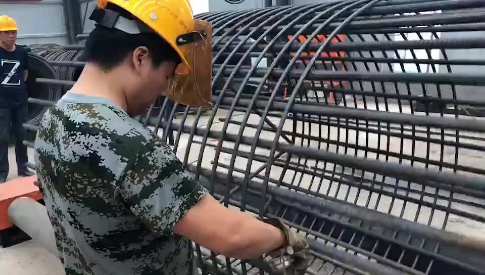 新型钢筋笼加工设备,钢筋绕筋机,自动钢筋笼成型机