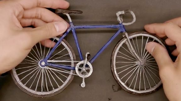 最小的自行车,是这样做出来的?脚踏板还可以转动