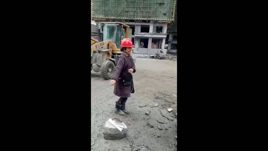 今天放假了做二次结构的老板娘高兴的跳起舞来了