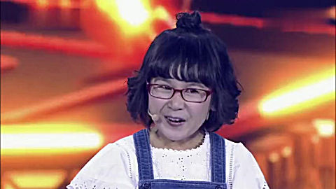 我是演说家:女孩身高定格8岁,高中毕业照坐校长腿上,被误当成校长孙女