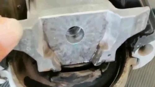 开个车时发动机经常抖动,原因终于被我找到啦!很多新手司机还不懂