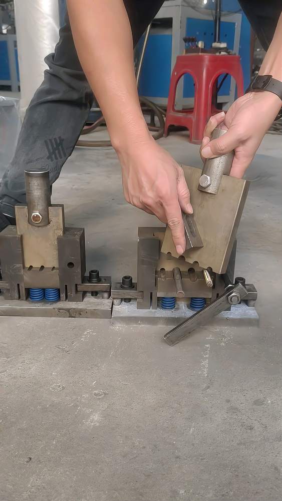 不锈钢圆棒铁钢筋冲断下料模具#金属圆棒切断下料