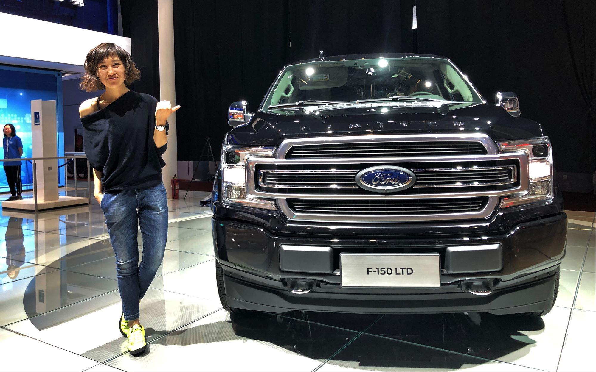 见过带楼梯的皮卡吗?福特F-150 LTD你矫情了