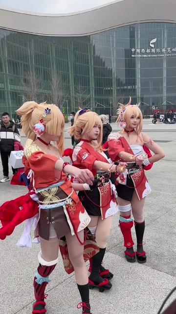 成都世界线漫展,原神,王者荣耀,一种很新的cosplay,哥几个又实名进来...