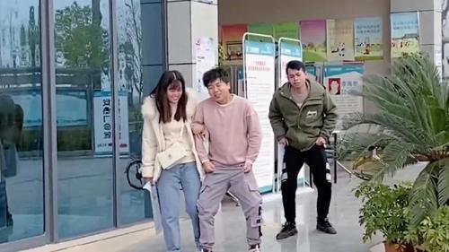 男科医院看到的这一幕,实在是好笑又心酸,这种痛恐怕只有男人才懂