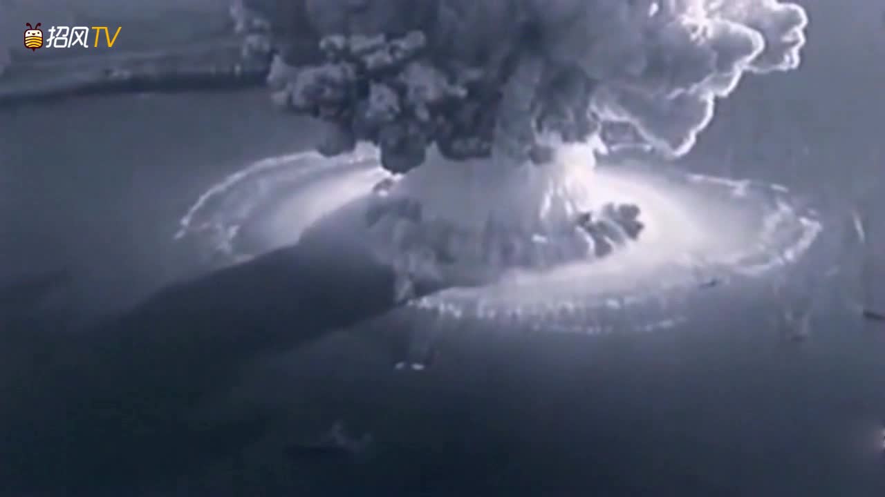 核弹在水下爆炸的真实画面,无法相信自己的眼睛!