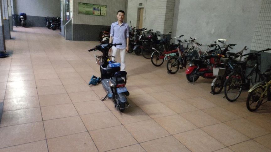 风力发电电动车增程续航器