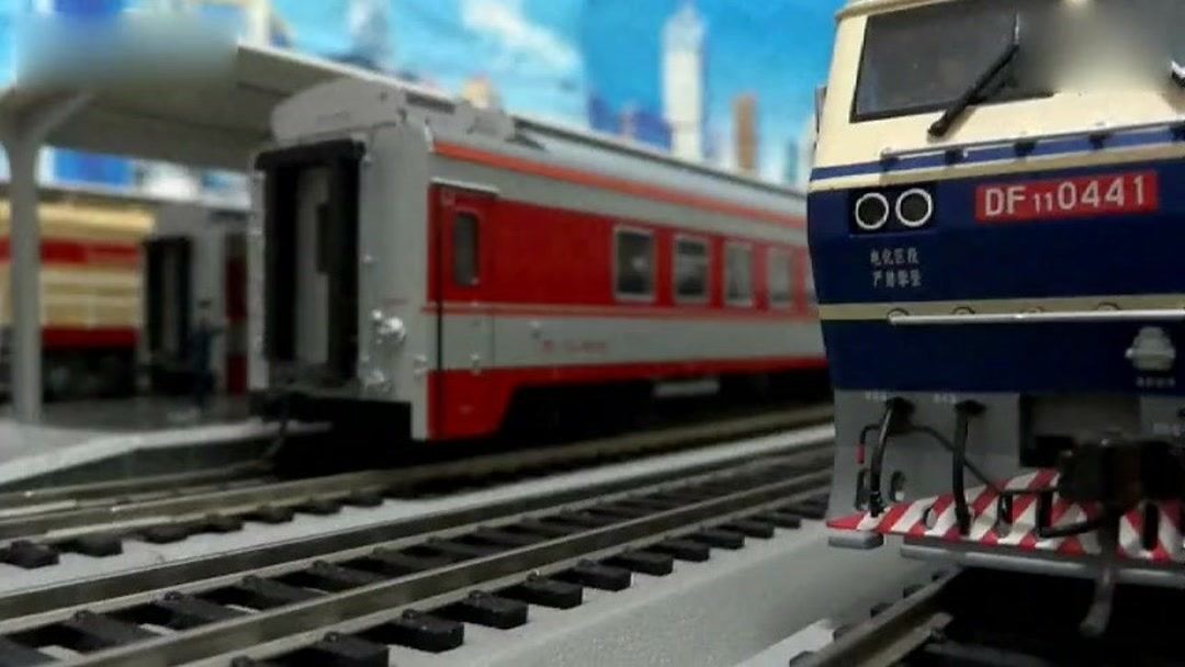 实拍蒸汽火车模型视频 最新火车视频